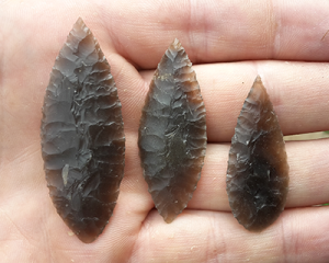 Neolithic leaf shaped flint arrowhead - Primitive Technology UK